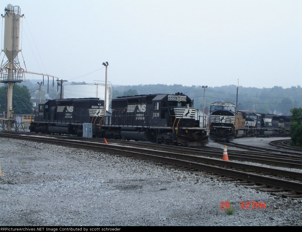 NS 3339, NS 3335, NS (ex.-CR) 7207 & NS 6780 sit at the Engine House
